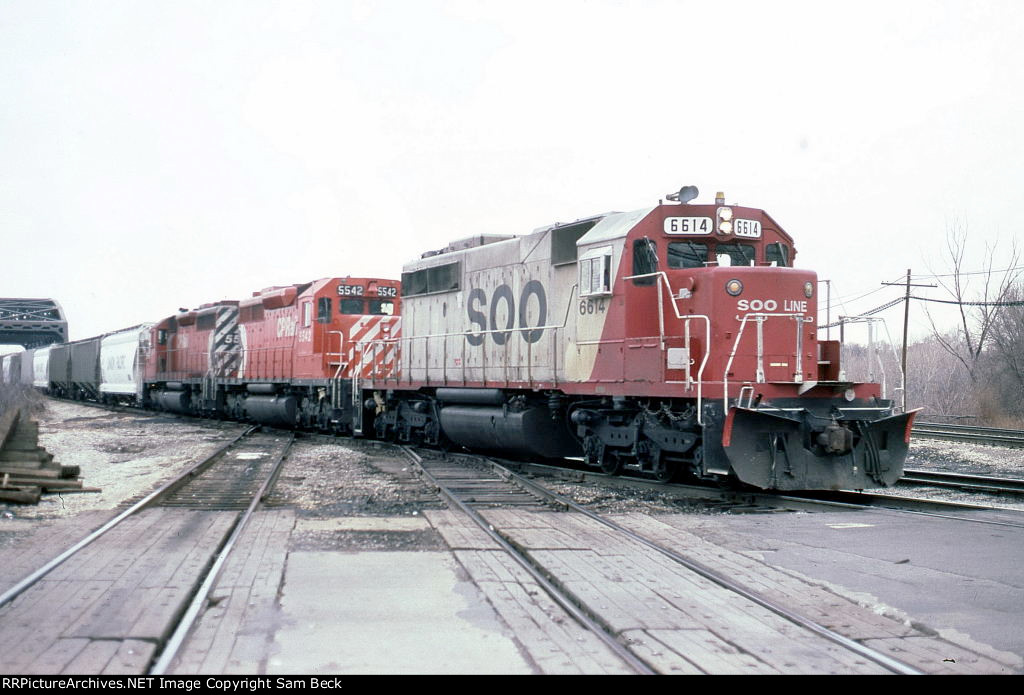 SOO 6614 and CP 5542 on #502